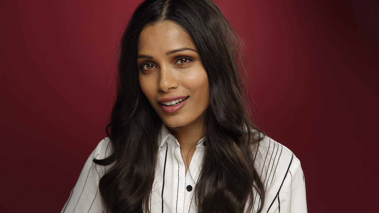 Biografia de Freida Pinto - Biografia Resumida