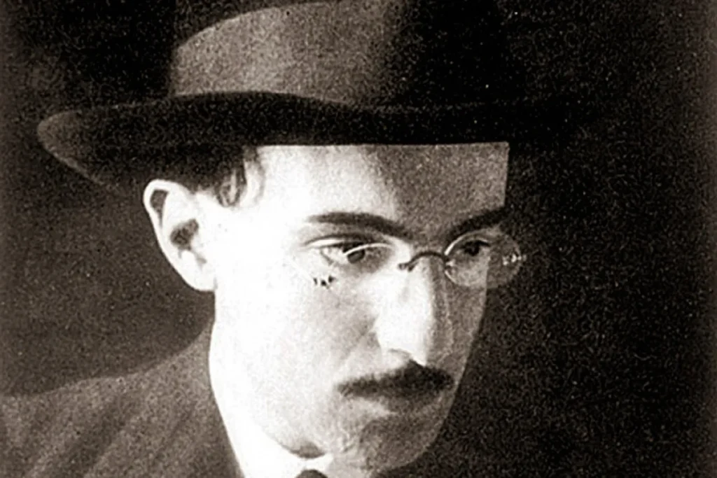 Biografia de Fernando Pessoa – Vida, Obras e Morte | RESUMO